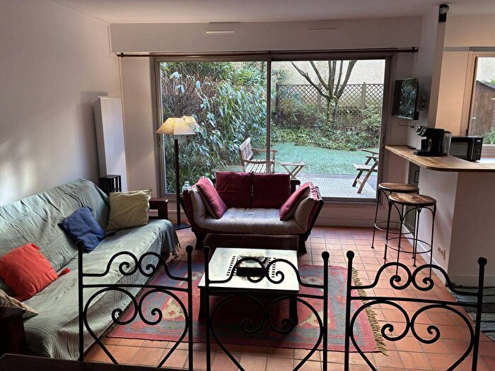 Appartement à louer - Alleray Procession, Paris ème arrondissement - 2 pièces - 1 chambre