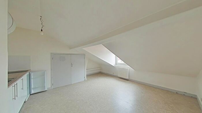 Appartement à louer - Saint-Étienne, Centre-ville, Peuple, Chavanelle - 1 pièce