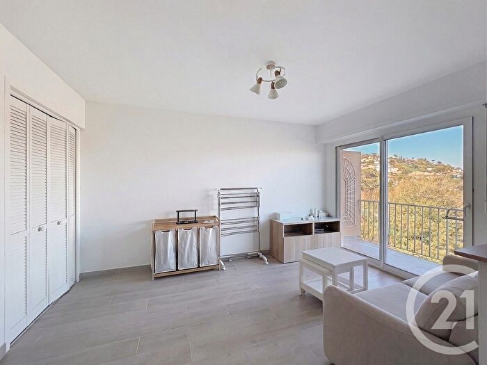 Appartement à louer - Mandelieu-la-Napoule, Minelle - 1 pièce