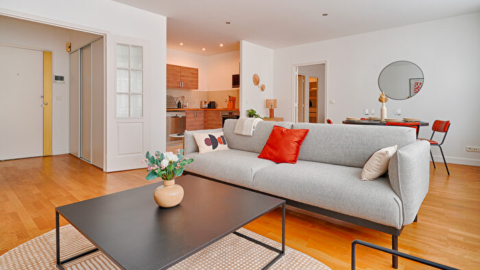 Appartement à louer - Paris e , Saint-Philippe du Roule - 2 pièces - 1 chambre