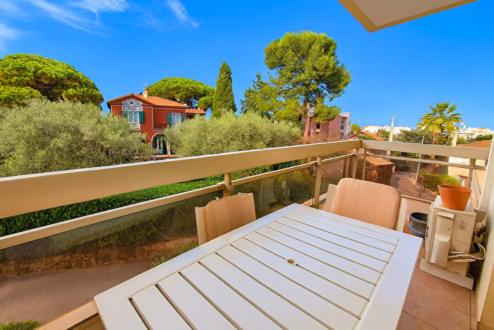 Appartement à vendre - Antibes, Juan-les-Pins, Le Cap - 2 pièces - 1 chambre