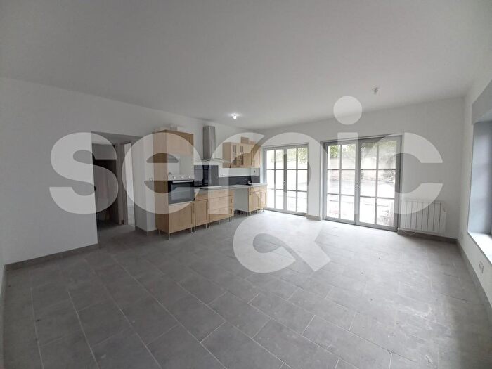 Appartement à louer - Béthune, Centre-ville - 4 pièces - 3 chambres