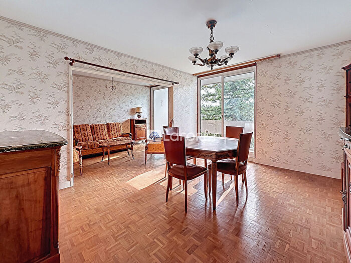 Appartement à vendre - Saint-Cyr-lécole, Fontaine Saint-Martin - 5 pièces - 3 chambres