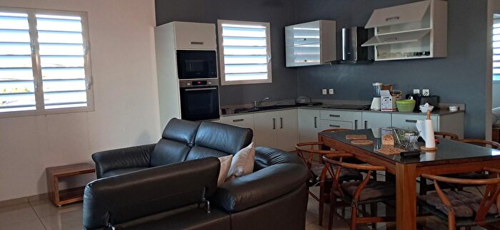 Le Moule : Appartement 3 pièces à louer