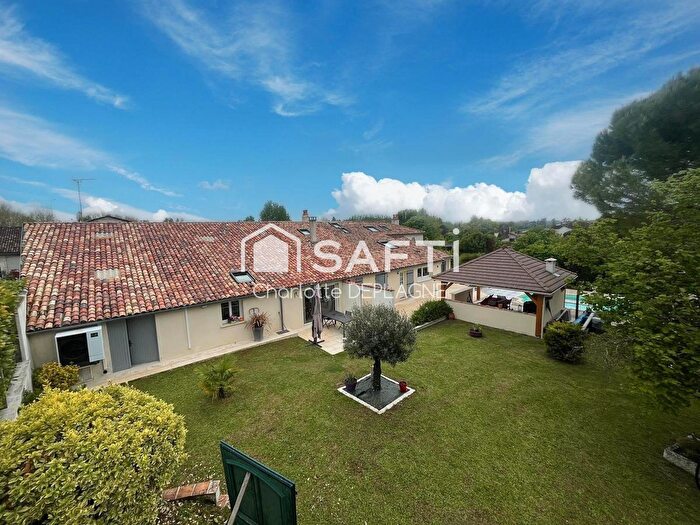 Maison à vendre - Saint-Fort-sur-le-Né - 7 pièces - 4 chambres