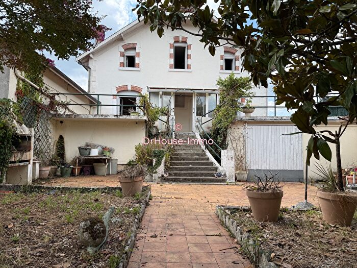 Maison à vendre - Saint-Astier - 6 pièces - 4 chambres