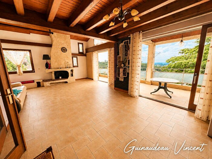 Pouzauges : Maison 6 pièces à vendre