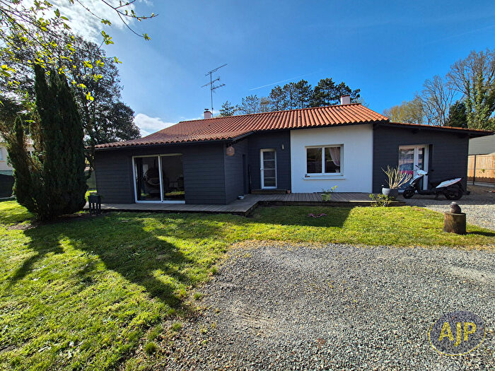 Maison 6 pièces à Challans, Route de Cholet, Route de la Roche-sur-Yon, à vendre