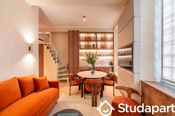 Appartement à louer - Vieux-Nice - 2 pièces - 1 chambre