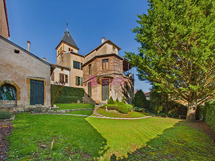 Maison à vendre - Vaux - 7 pièces - 4 chambres