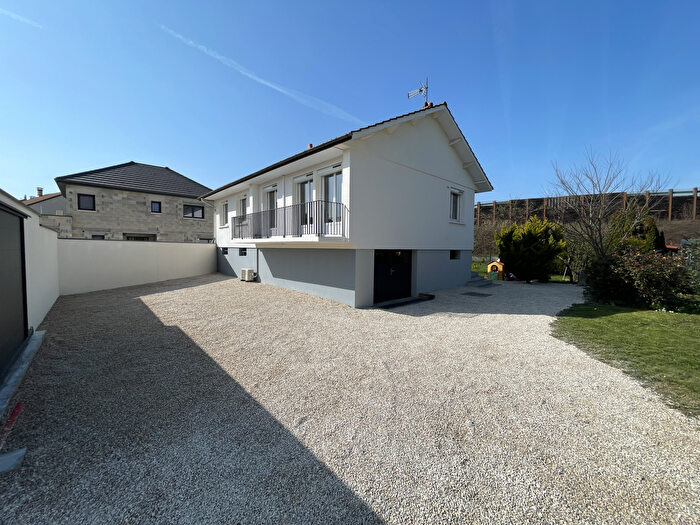 Maison à vendre - Longvic - 4 pièces - 3 chambres