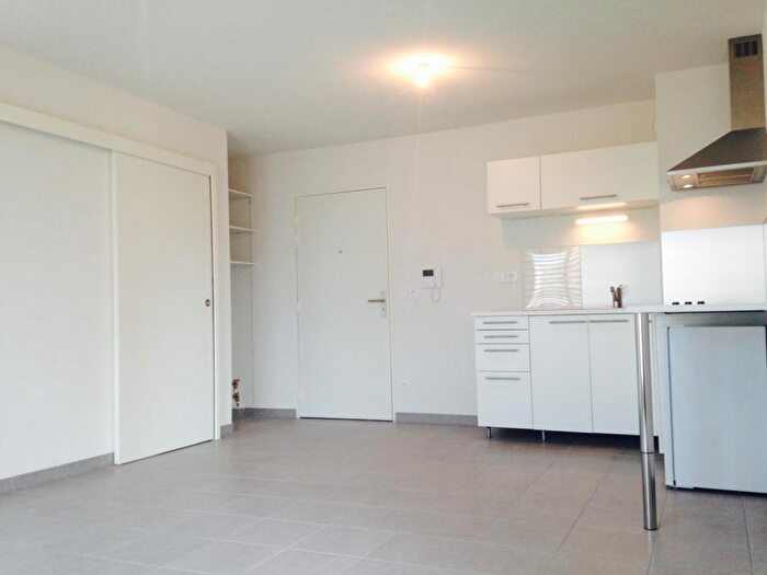 Appartement à louer - Marseille e , La Timone - 2 pièces - 1 chambre