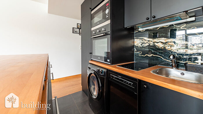 Appartement à vendre - Neuilly-sur-Seine, Parc de Neuilly - 1 pièce