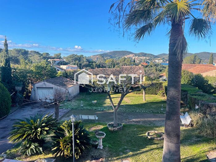 Appartement à louer - Saint-Raphaël, Agay - 3 pièces - 2 chambres