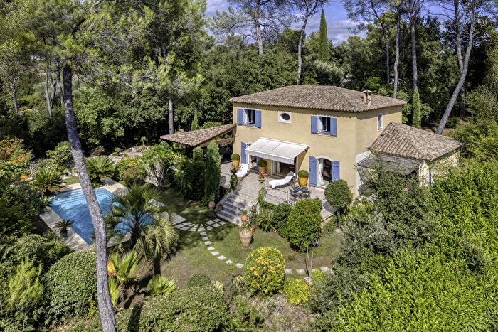 Maison à vendre - Roquefort-les-Pins - 5 pièces - 4 chambres