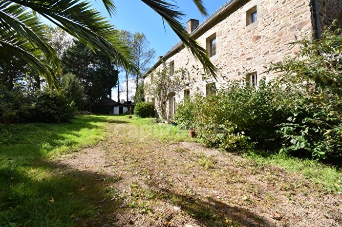 Maison à vendre - Ploëzal - 8 pièces - 4 chambres