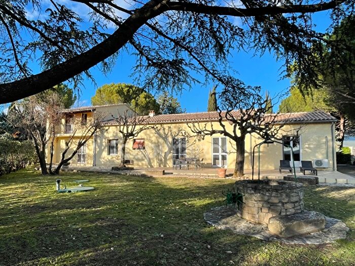 Maison à vendre - Saint-Saturnin-lès-Apt - 6 pièces - 4 chambres