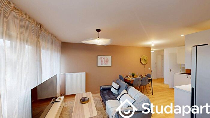 Appartement à louer - Château de Thouars, Talence - 1 pièce - 3 chambres