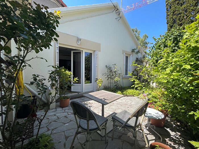 Maison 11 pièces à Rezé, Pont Rousseau, à vendre
