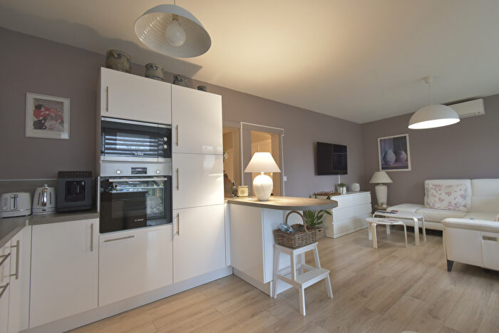 Appartement à vendre - Beaune, Camp Américain, Porte de Beaune - 4 pièces - 2 chambres