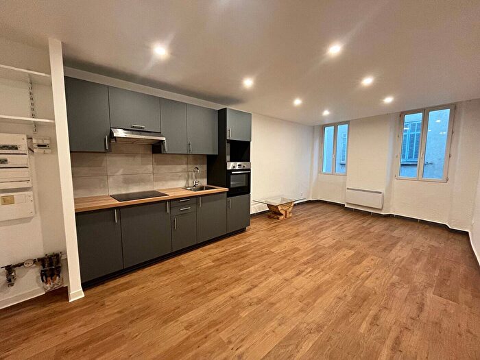 Appartement à louer - Centre, Le Luc - 2 pièces - 1 chambre