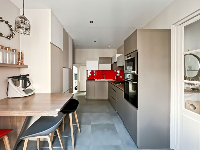 Appartement 5 pièces à Quartiers Centre, Saint-Hélier, Gare, à vendre