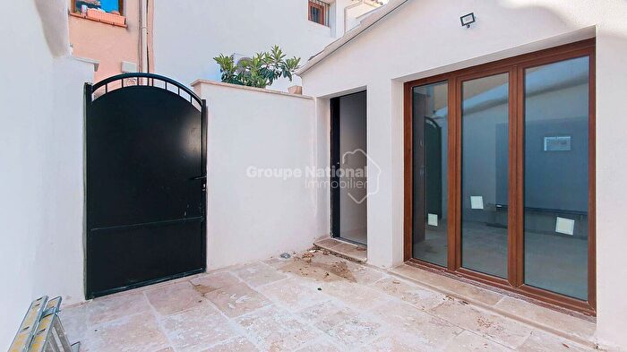 Maison à louer - Camaret-sur-Aigues - 3 pièces - 2 chambres