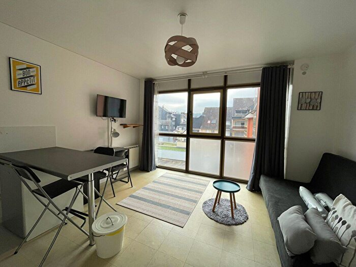 Saint Marc-Croix de Pierre-Saint Nicaise, Rouen : Appartement 1 pièce à louer