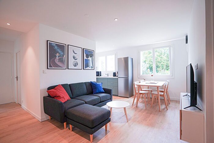 Appartement à louer - Nantes, Eraudière, La Marrière, Rond-point de Paris - 5 pièces - 4 chambres