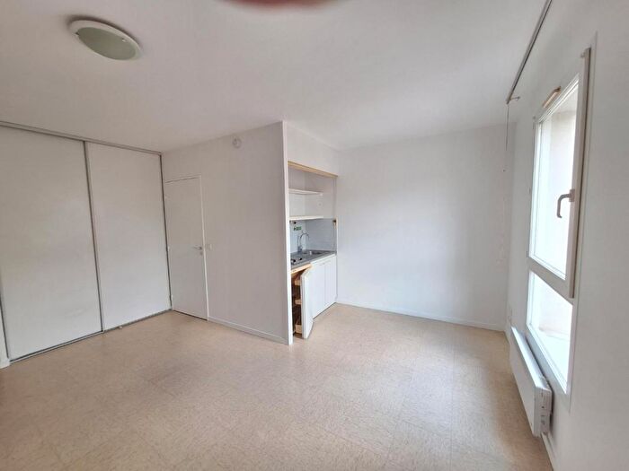Appartement à louer - Clermont-Ferrand, Vallières, Sallins, Poncillon - 1 pièce