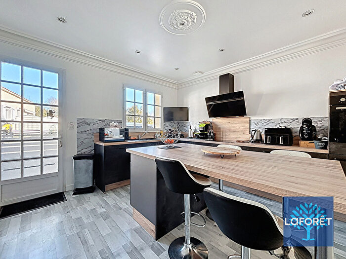 Maison à vendre - La Chapelle-Achard - 9 pièces - 7 chambres