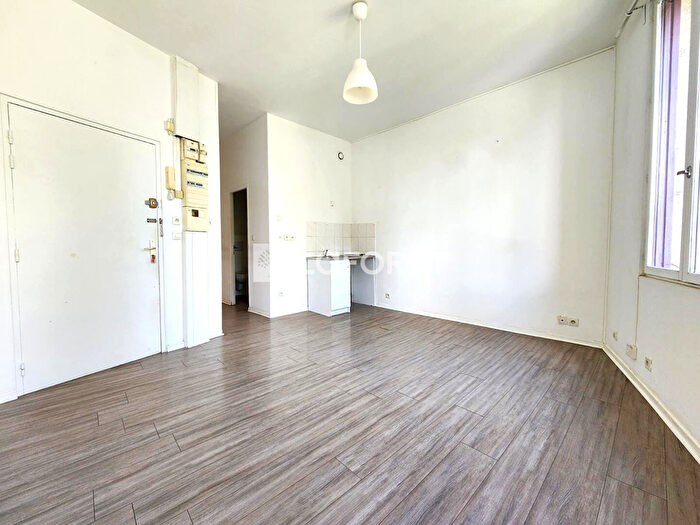Appartement à louer - Elbeuf, La Cerisaie, Cours Carnot - 2 pièces - 1 chambre