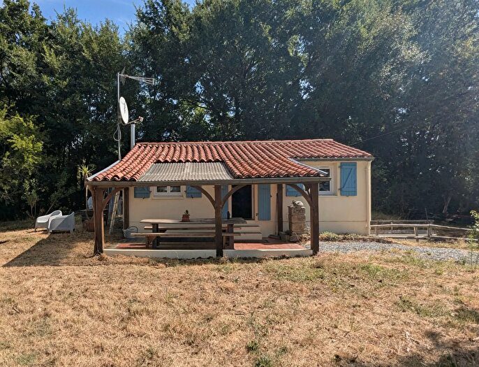 Mervent - Maison 2 pièces à vendre