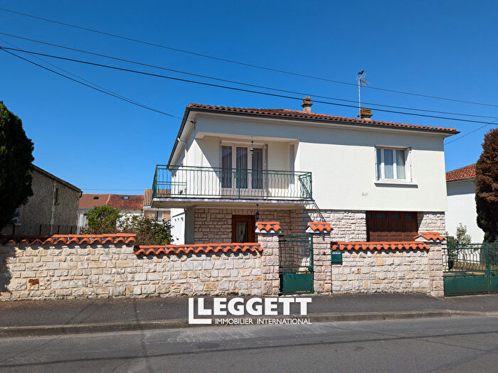 Maison à vendre - Soyaux - 6 pièces - 5 chambres