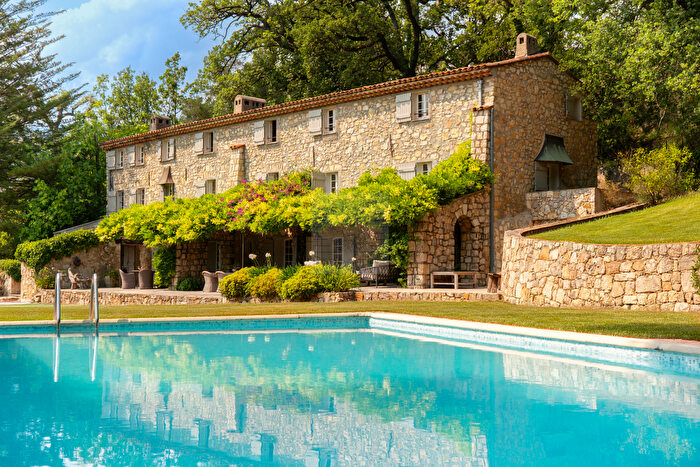 Châteauneuf-Grasse - Maison 14 pièces à vendre
