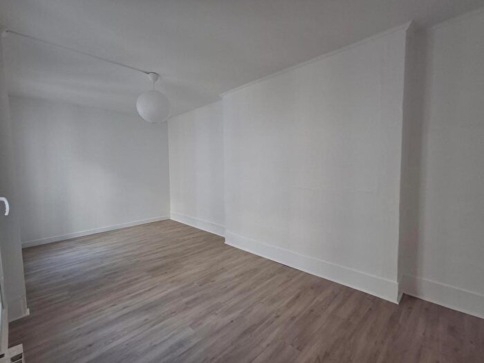 Appartement à louer - Paris e , Aligre, Gare de Lyon - 2 pièces - 1 chambre