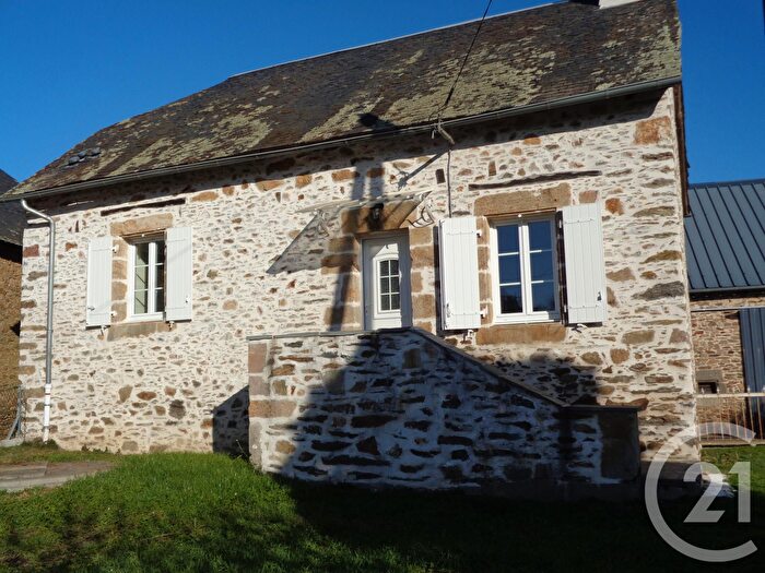 Maison à louer - Sainte-Féréole - 4 pièces - 2 chambres