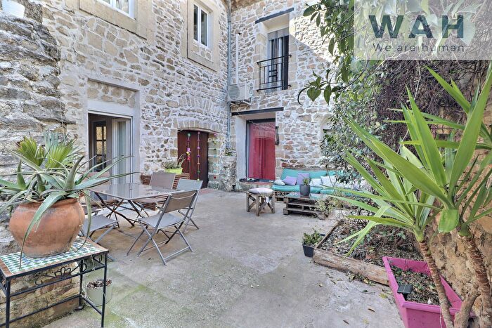 Maison à vendre - Lunel, Centre-ville, Gare - 7 pièces - 5 chambres