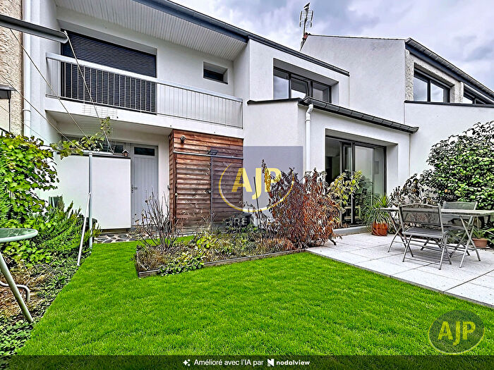 Maison 6 pièces à Quartiers Sud-Est, Le Landrel, à vendre