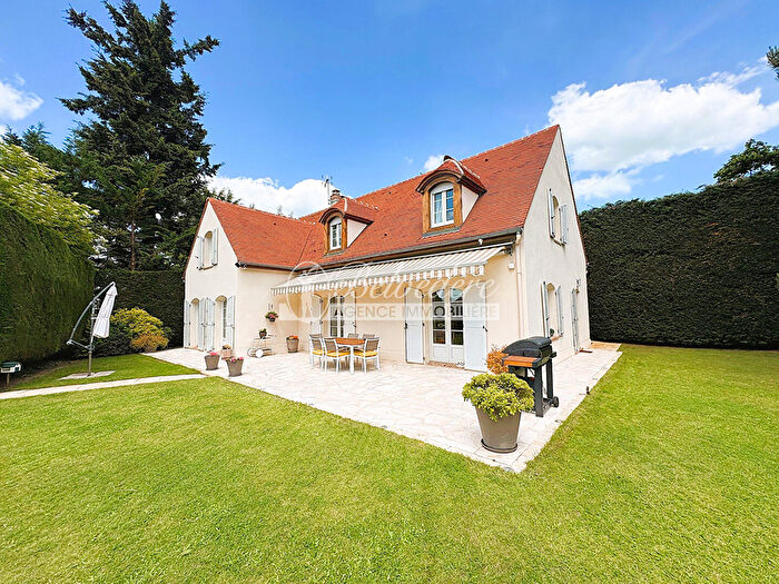 Béthemont-la-Forêt : Maison 7 pièces à vendre