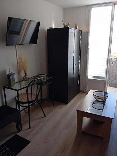 Appartement à louer - Godillot, Hyères - 2 pièces - 1 chambre