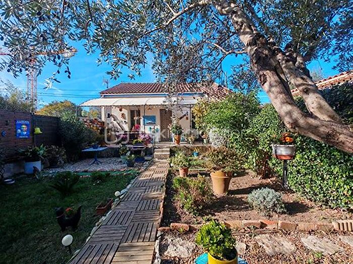 Maison à vendre - Nîmes, Ville Active - 3 pièces - 2 chambres