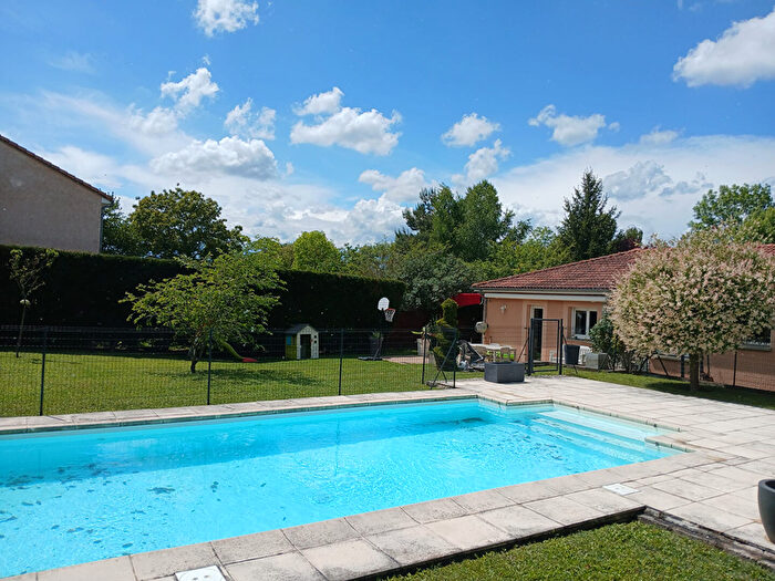 Maison 5 pièces à vendre à Les Martres-d'Artière