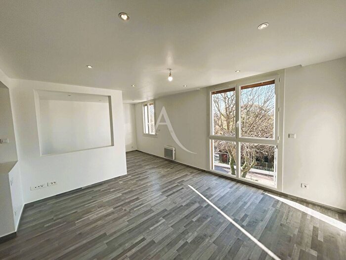 Appartement à louer - Moulin à Vent-Vertefeuille, Perpignan - 5 pièces - 4 chambres