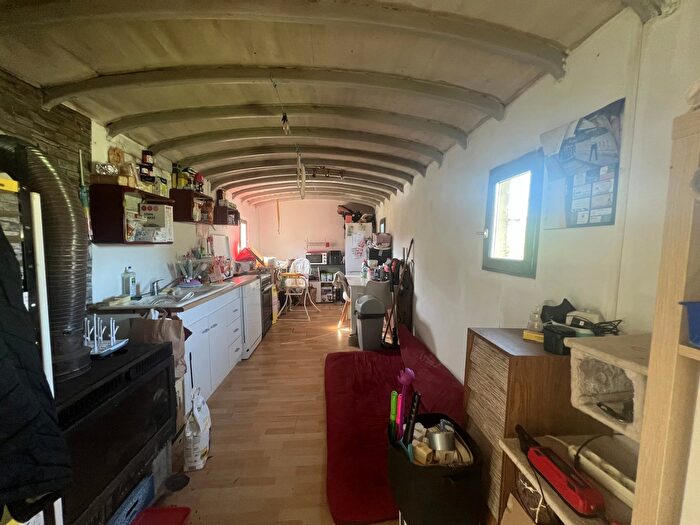 Maison à Valdivienne, à vendre