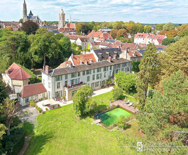 Maison à vendre - Senlis, Centre-ville - 13 pièces - 8 chambres