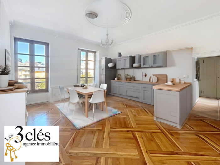 Appartement à vendre - Chambéry, Centre-ville - 5 pièces - 4 chambres