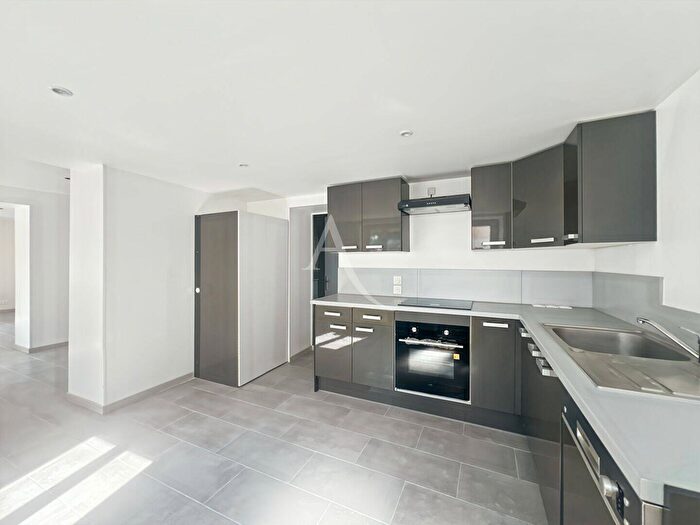 Maison à louer - Fleury-sur-Andelle - 4 pièces - 2 chambres