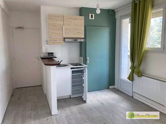 Bel Air-Grand Font-Madeleine, Angoulême - Appartement 1 pièce à louer