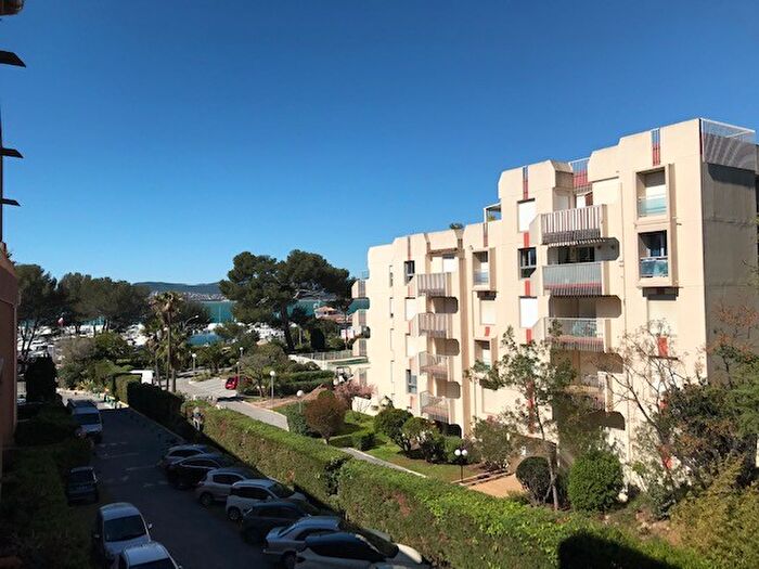 Appartement à louer - Saint-Raphaël, Santa-Lucia - 1 pièce